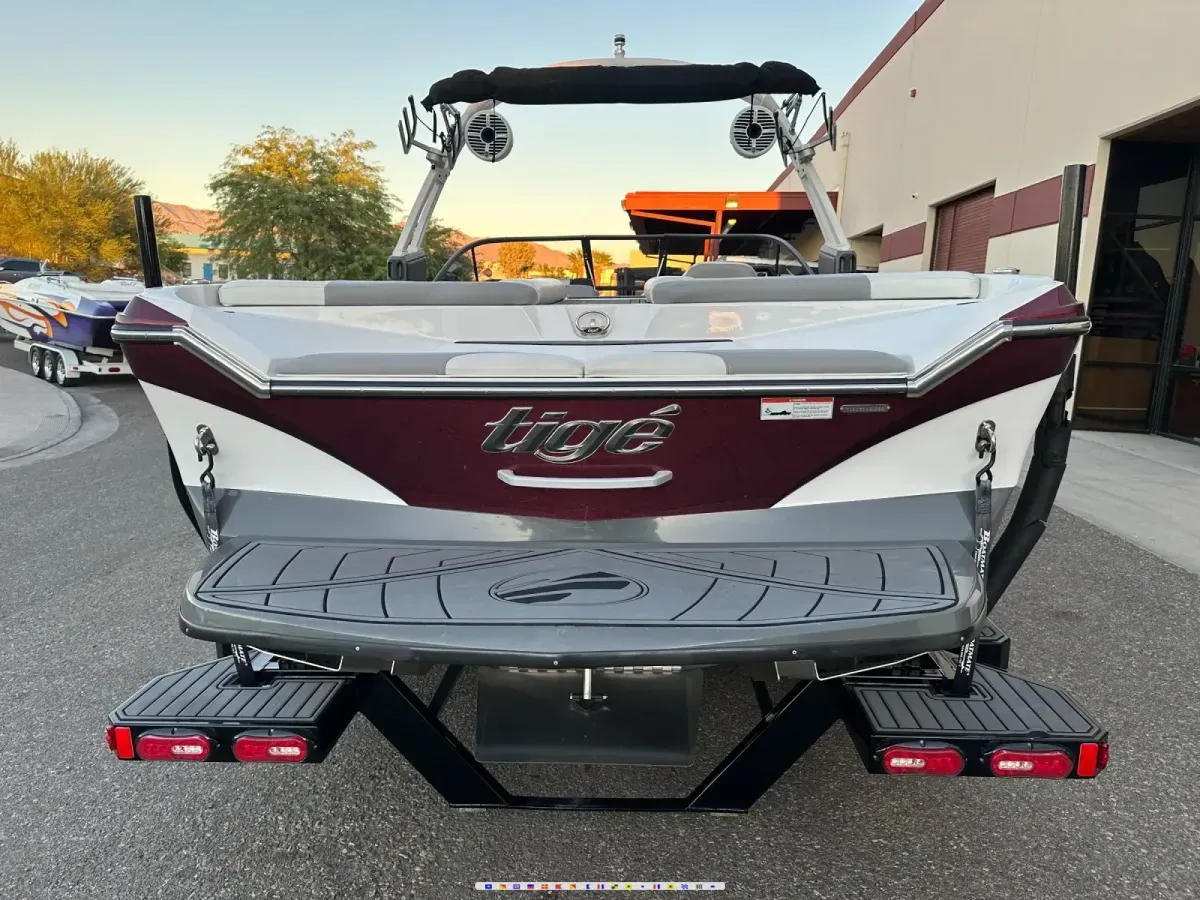 2020 Tige R23 Photographs
