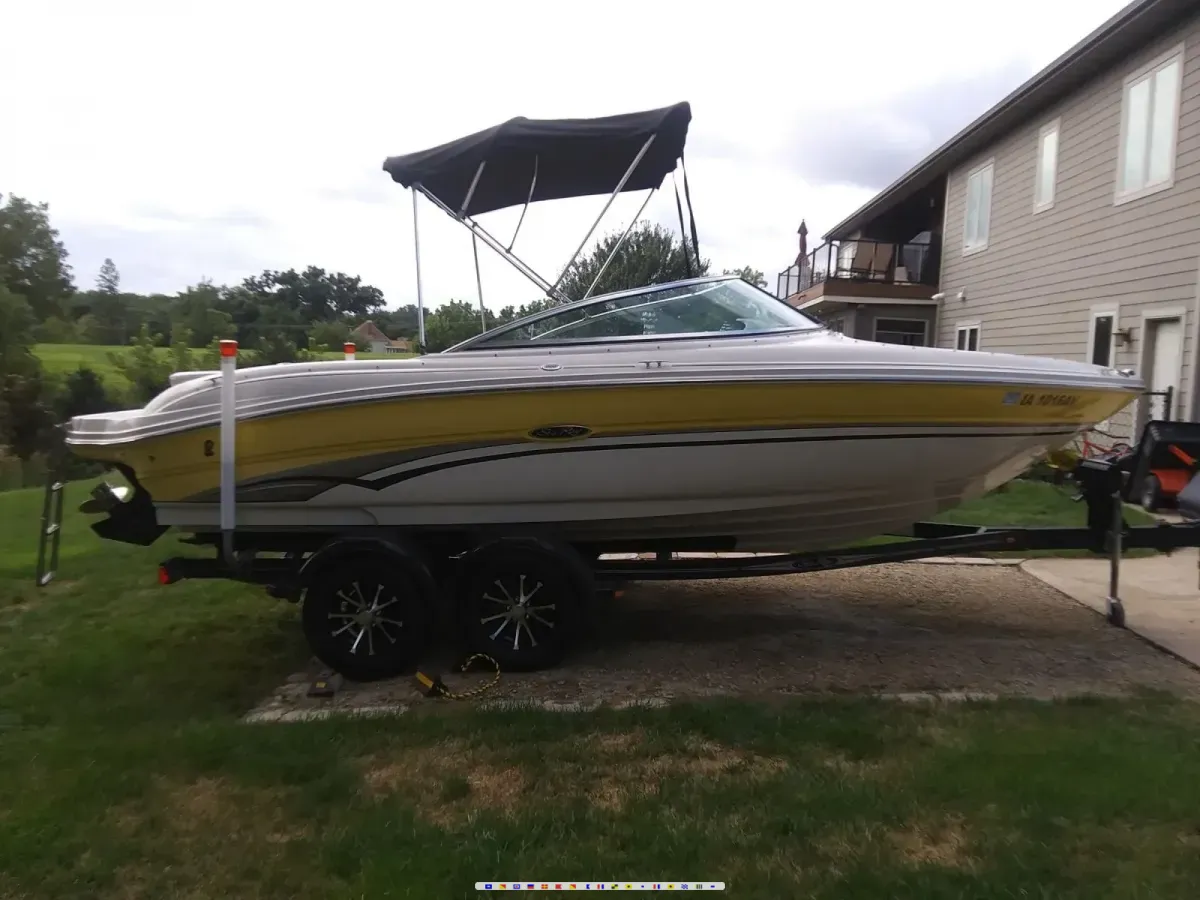 2003 Sea Ray 200 BR Select Photographs