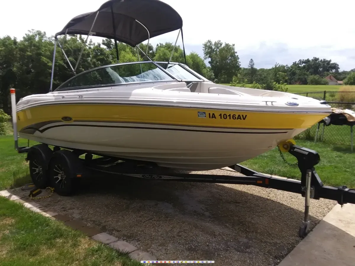 2003 Sea Ray 200 BR Select Photographs