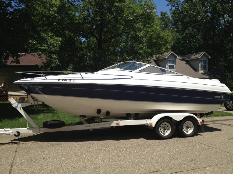 1993 Wellcraft SC210 powerboat for sale in Indiana