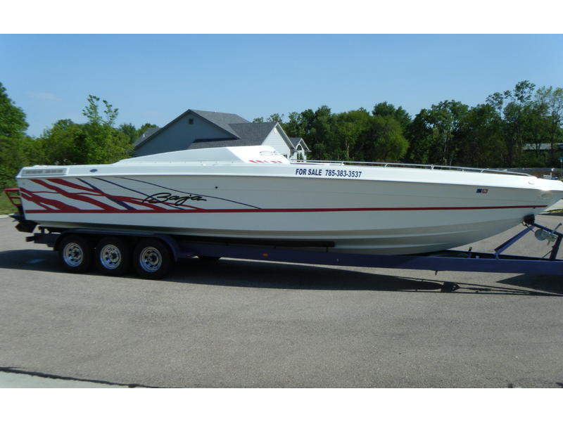 1997 Baja Outlaw powerboat for sale in Kansas