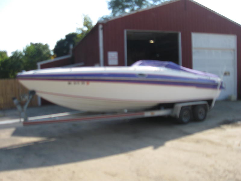 1992 CHECKMATE 251 CONVINCOR powerboat for sale in Michigan