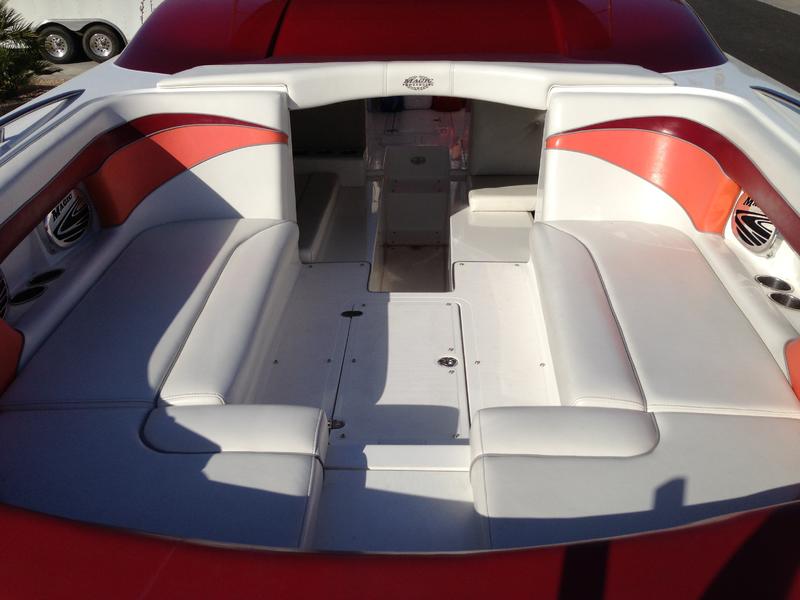2006 Magic 30 ft open bow Septor powerboat for sale in Arizona