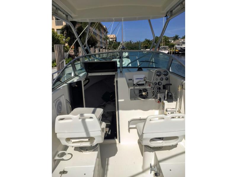 2002 Wellcraft 24 Coastal Walkaround powerboat for sale in Florida