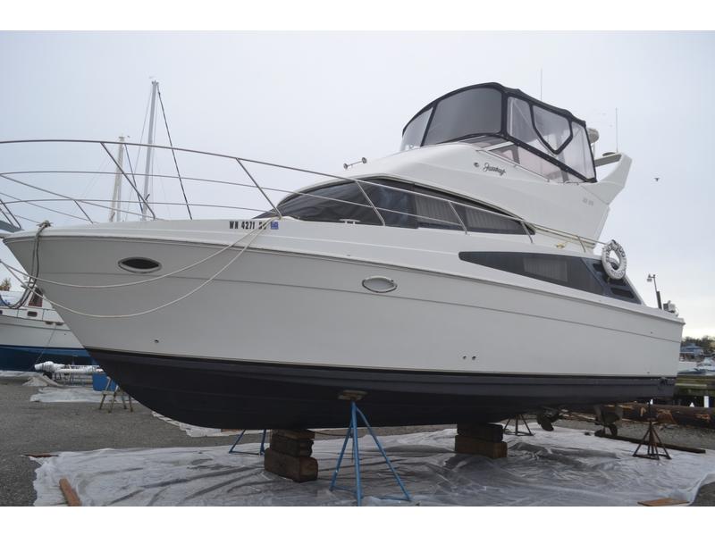 2005 Carver 33 Super Sport powerboat for sale in Washington