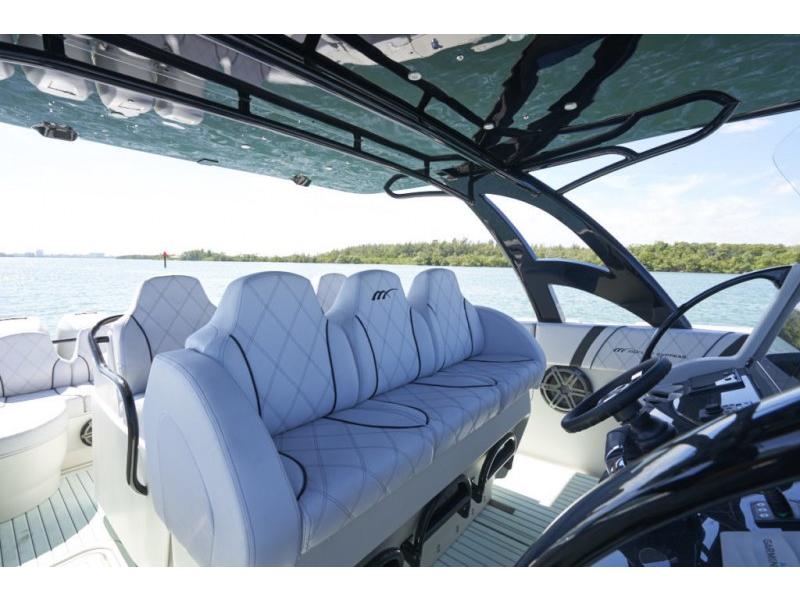 2017 MIDNIGHT EXPRESS 43 Open powerboat for sale in Florida