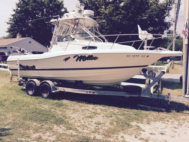 2000 Wellcraft Walkaround powerboat for sale in New Hampshire