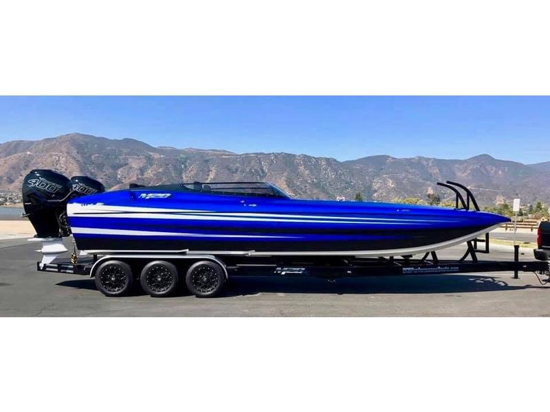 2018 Daves Custom Boats DCB M28R powerboat for sale in Florida