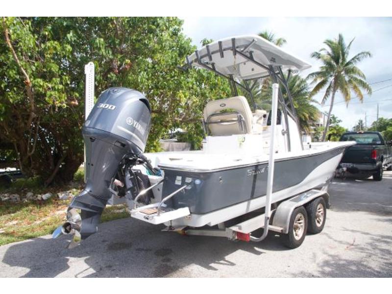 2017 Custom Viper Bay Boat Bay Boat powerboat for sale in Florida