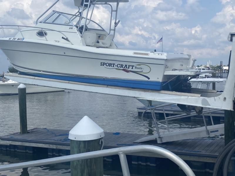 2001 Sportcraft 241 Walkaround powerboat for sale in Maryland