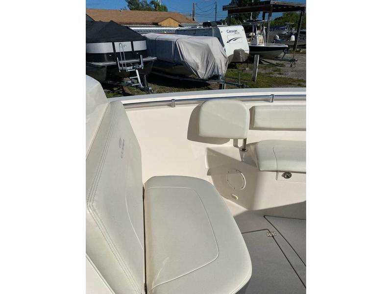 2017 Cobia 277 powerboat for sale in Florida
