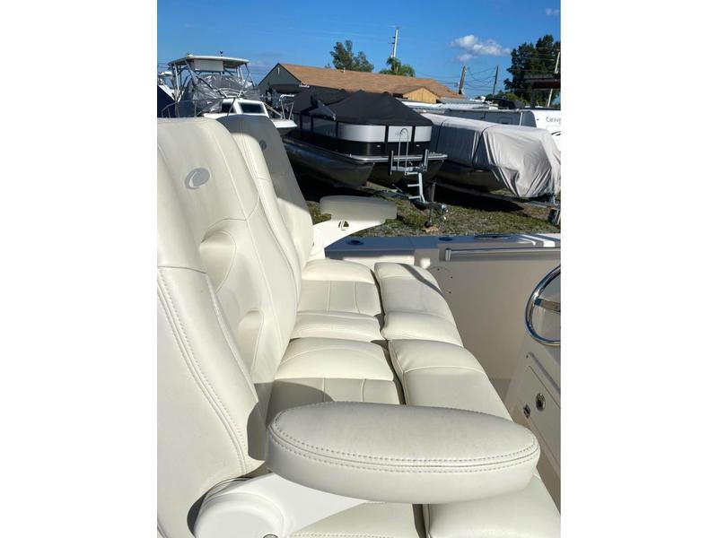 2017 Cobia 277 powerboat for sale in Florida