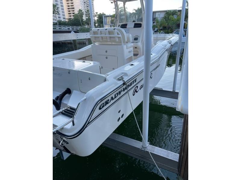 2019 Grady White 257 Fisherman powerboat for sale in Florida