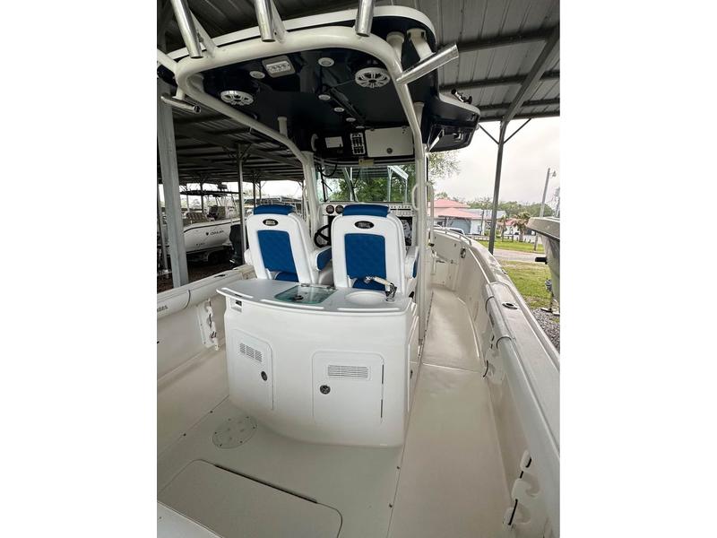 2007 Everglades 260CC powerboat for sale in Mississippi
