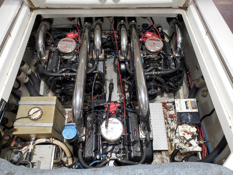 1991 Formula 419 SR1 powerboat for sale in Michigan