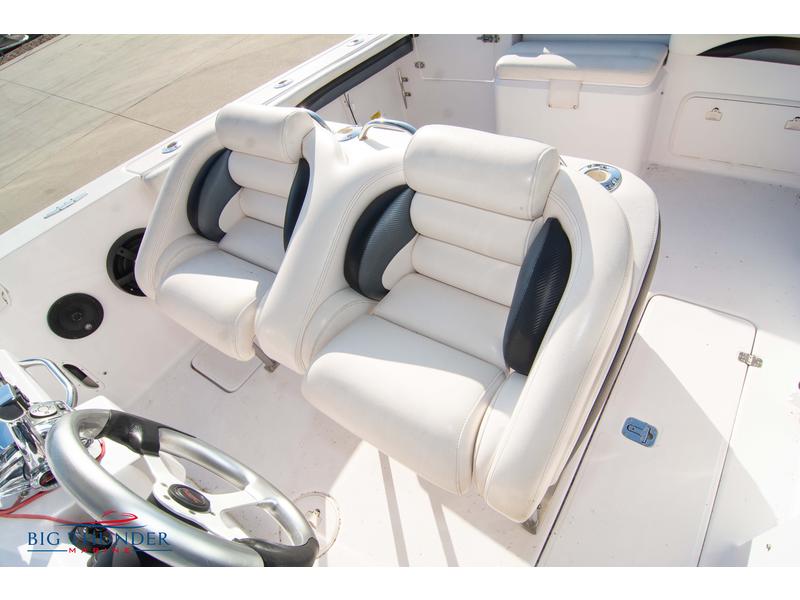 2005 Donzi 32 ZF powerboat for sale in Missouri